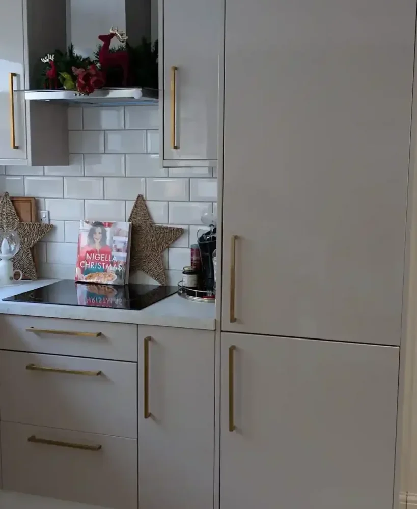 Uneek Wraps | Professional Kitchen Wraps | Furniture Wraps